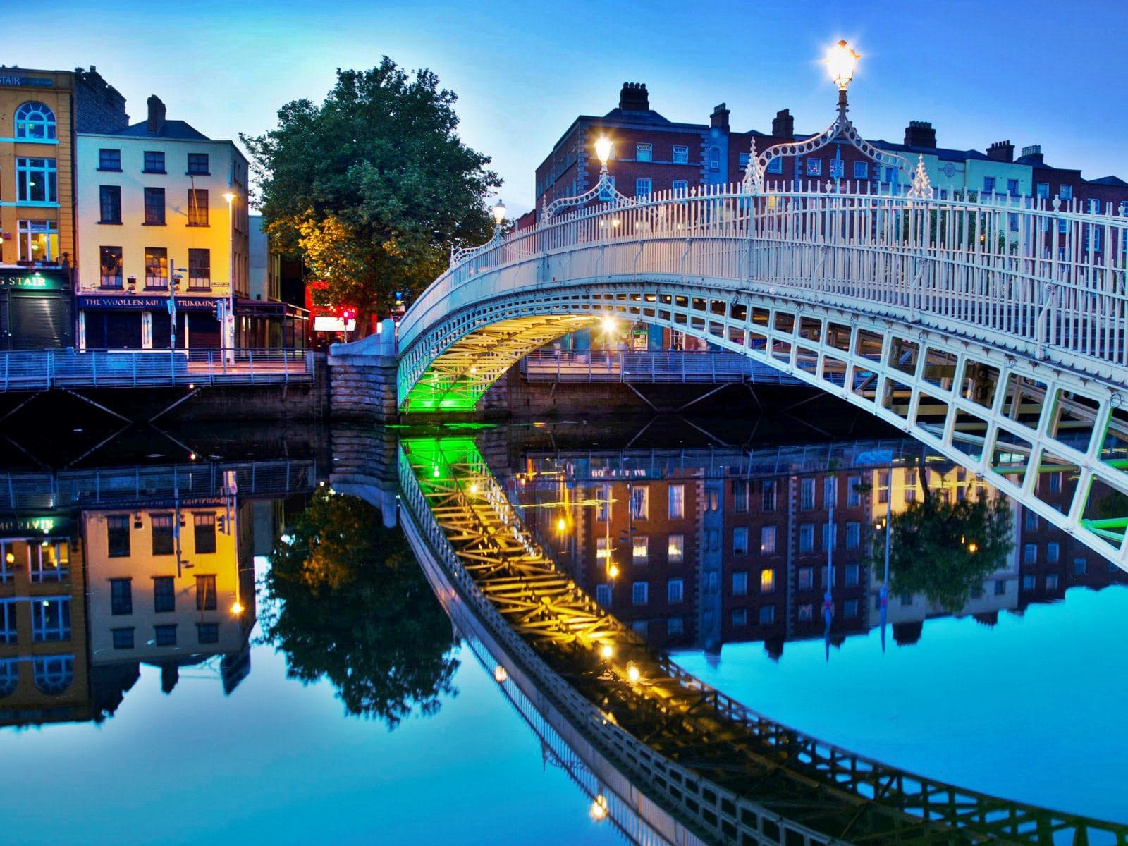 Summer in Dublin - Vibrant City Life & Culture: